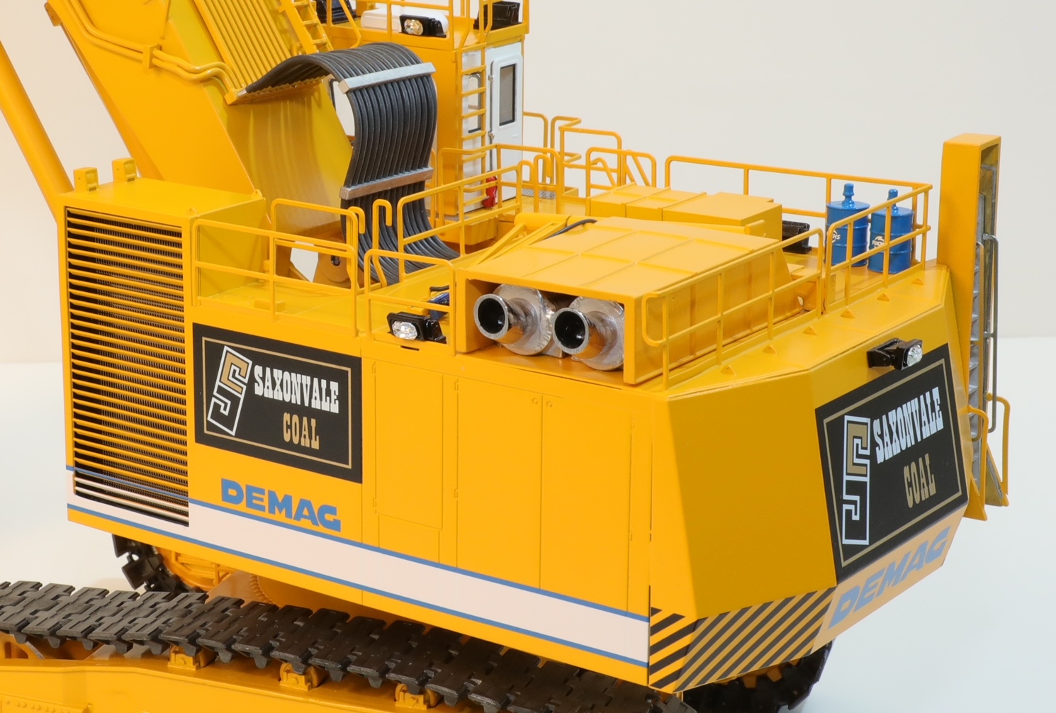 David Wylie reviews the new all-metal 1:50th scale ultra-class DEMAG ...