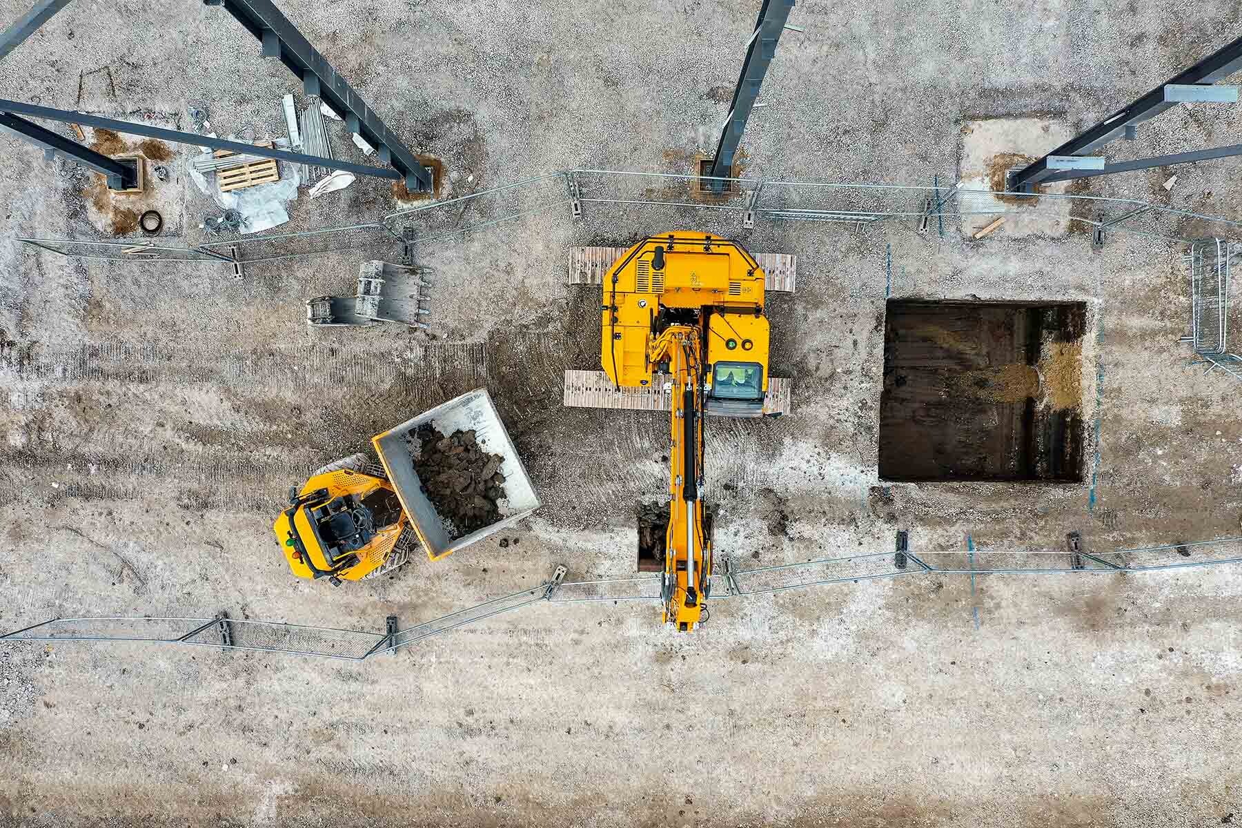JCB 245XR reduced tailswing excavator