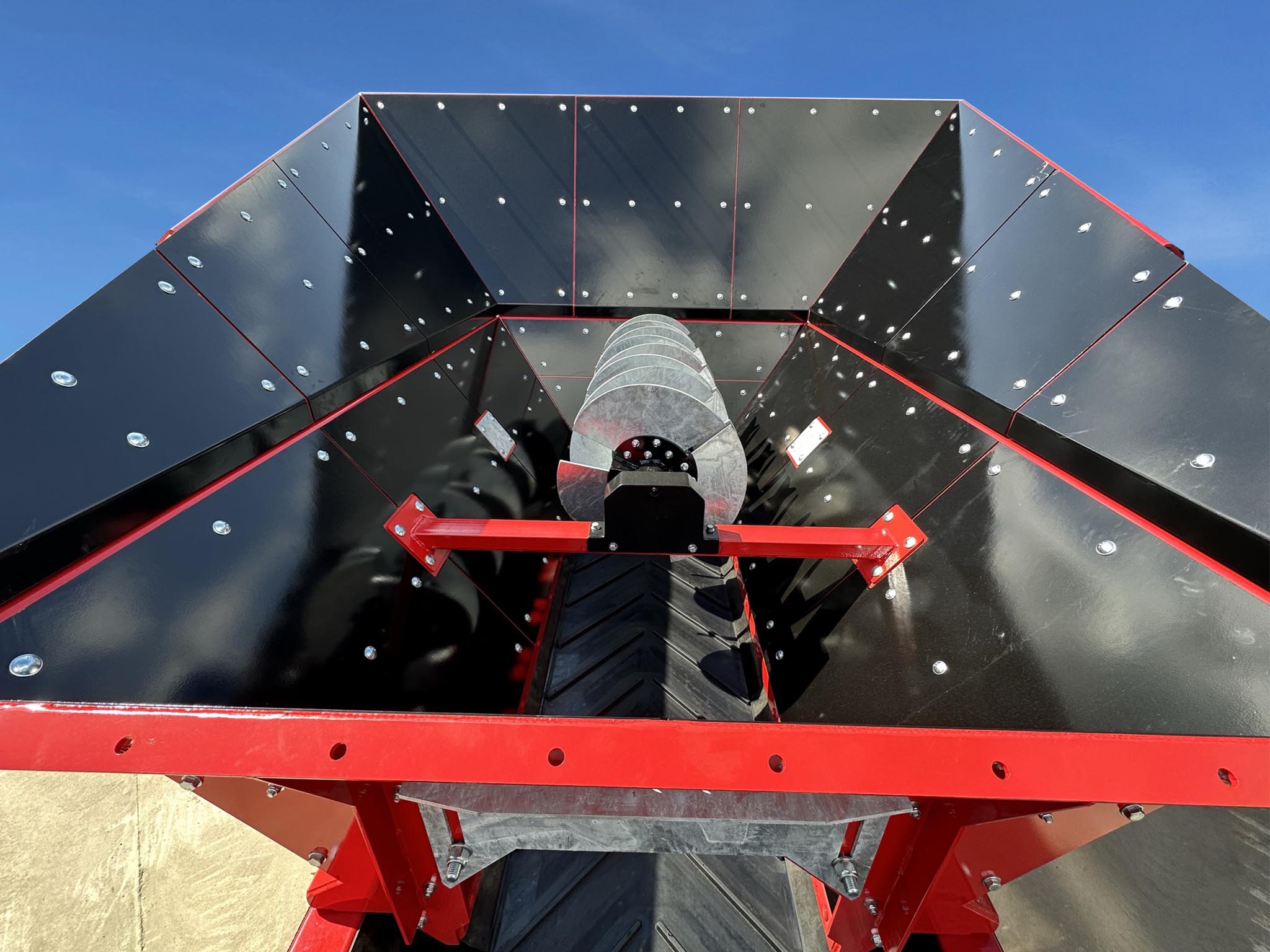 Screencore Dual-Power stackers