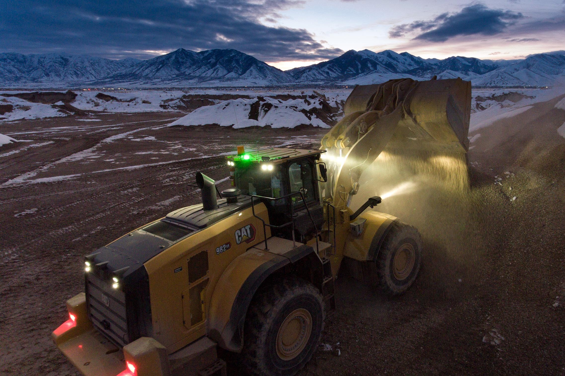 New Cat 980 and 982 series wheel loaders