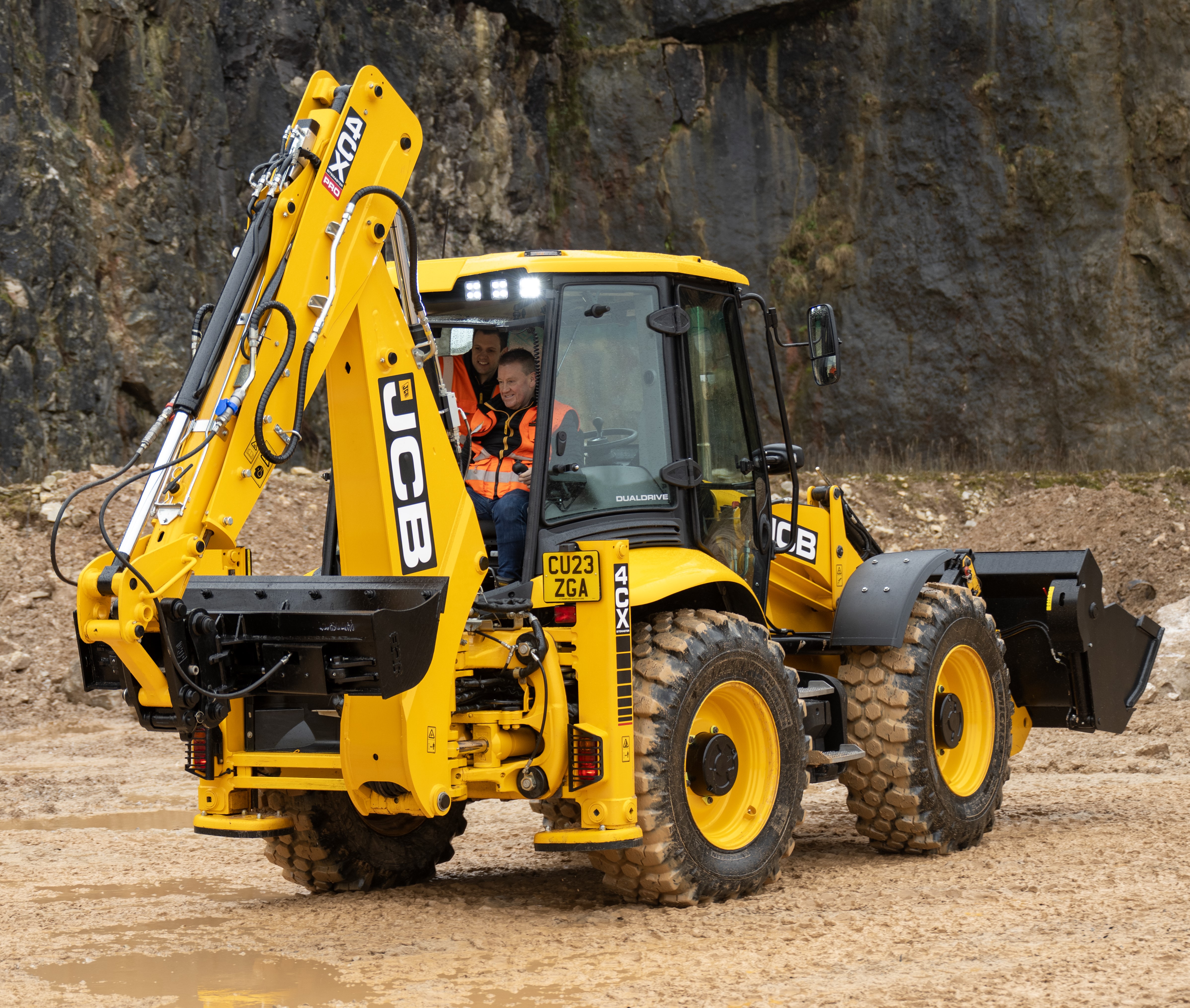 Lord Muck gets “Hands On” with the JCB Backhoe Loader