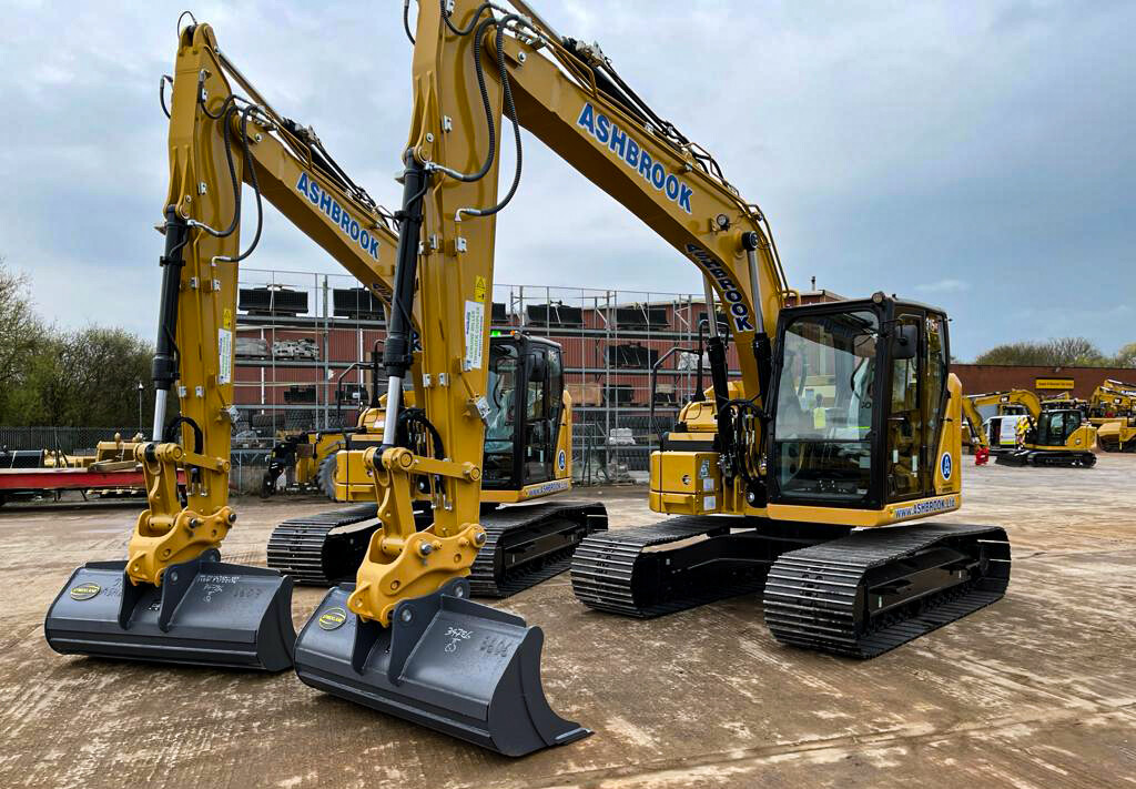 UK’s first Cat 315 GC diggers go to Ashbrook