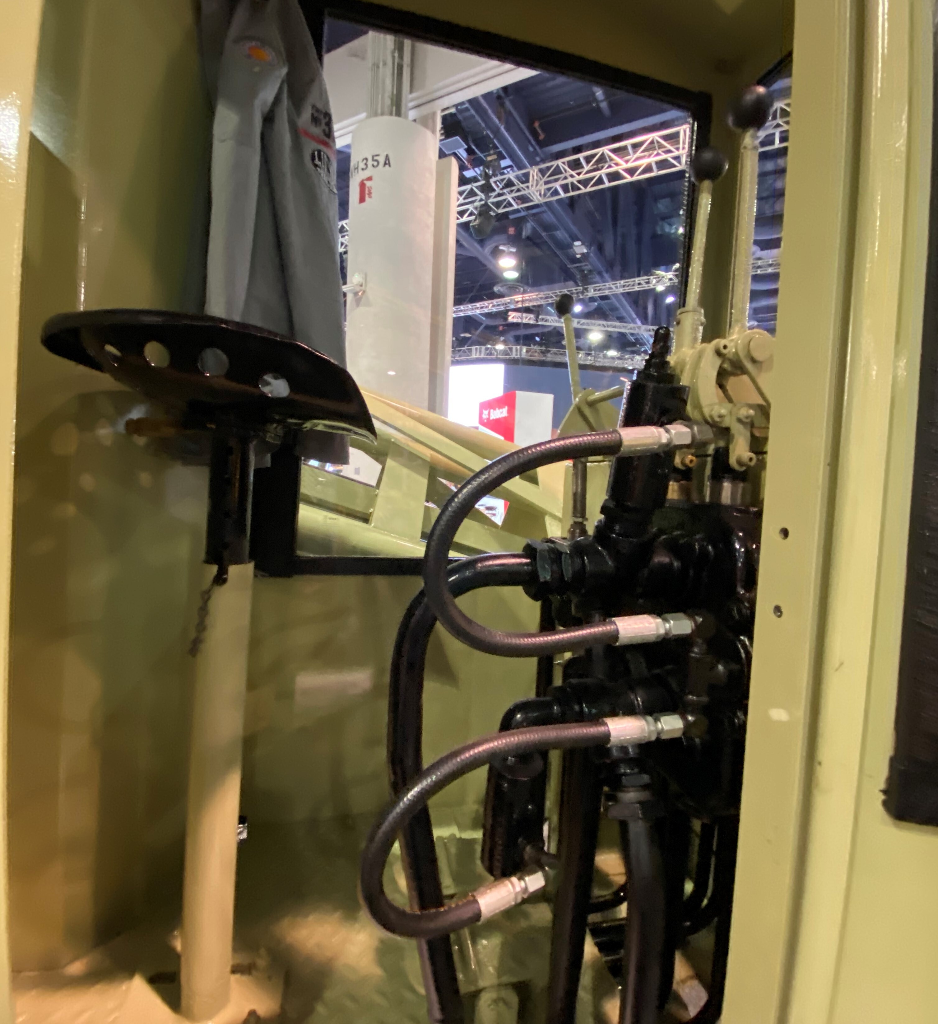 Digger’s Conexpo Highlights: Classic Gradall Excavator Steals the Show