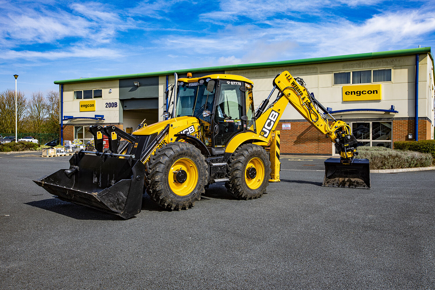 Scot JCB partners with Engcon UK
