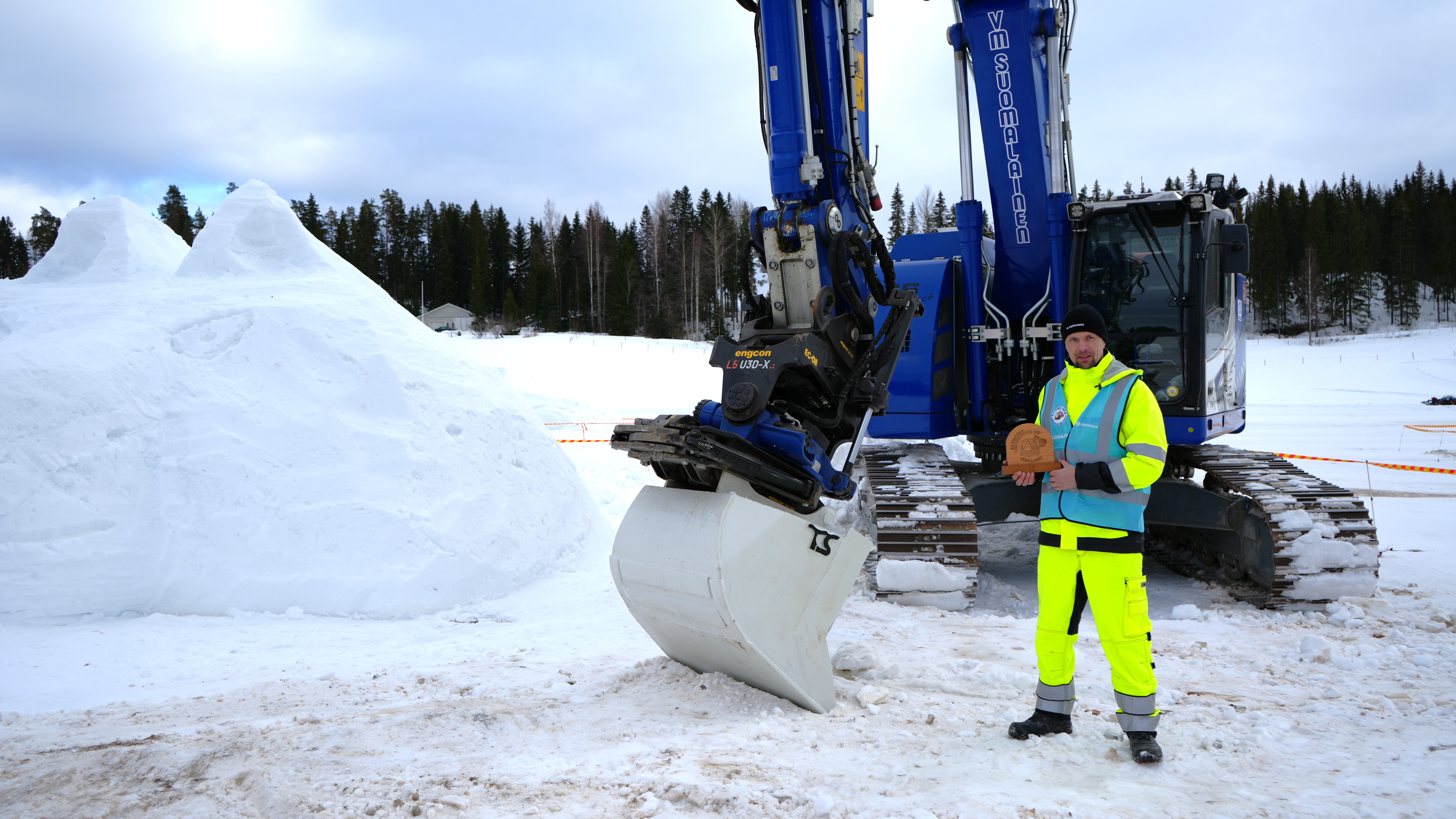 Skillful Finn Showcases the Benefits of Engcon Equipped Liebherr
