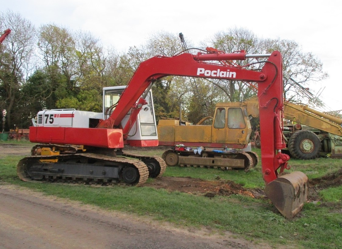 Classic Poclain Runs Again at Vintage Working Event