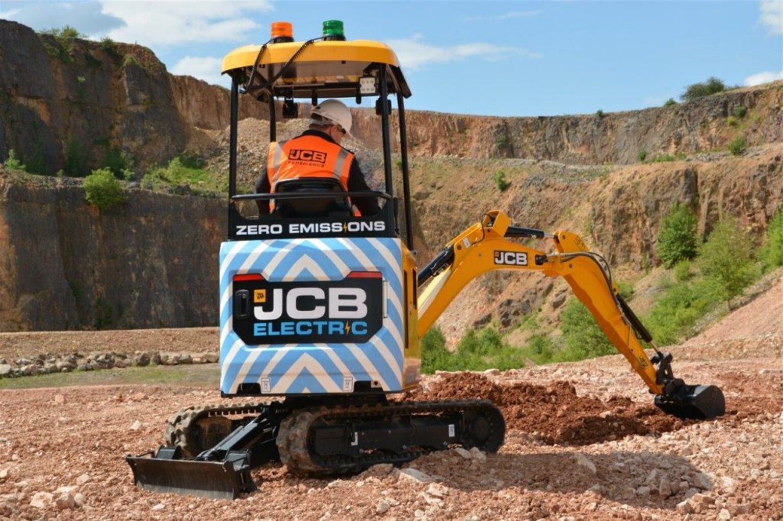 Digger Goes JCB Electric